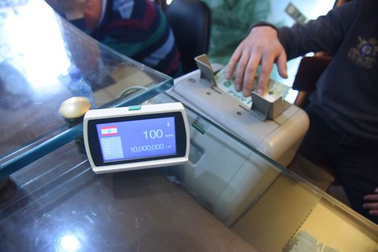 Teller Uses Bill Counter Count Lebanese Editorial Stock Photo - Stock ...