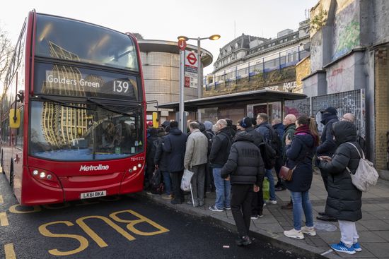 Commuters Queue Bus Stops Outside Waterloo Editorial Stock Photo ...