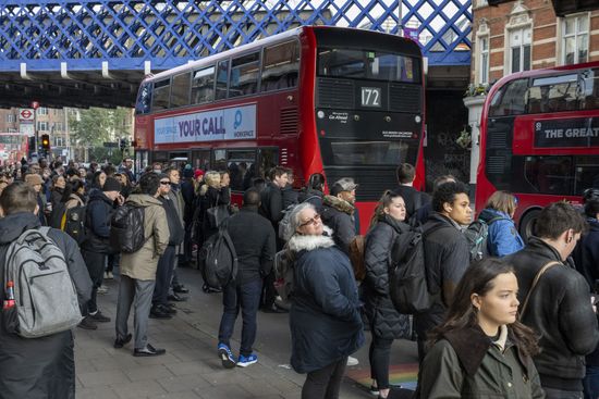 Commuters Queue Bus Stops Outside Waterloo Editorial Stock Photo ...