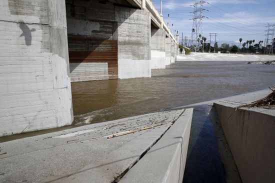 Water Flows Los Angeles River Los Editorial Stock Photo - Stock Image ...