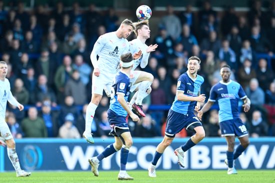 Barnsley Midfielder Luca Connell 48 Heads Editorial Stock Photo - Stock ...