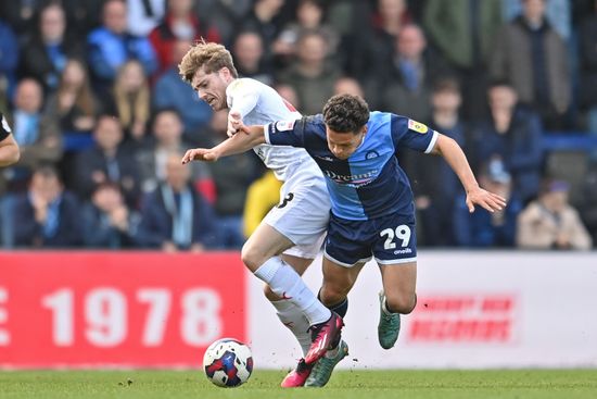 Barnsley Midfielder Luca Connell 48 Battles Editorial Stock Photo ...