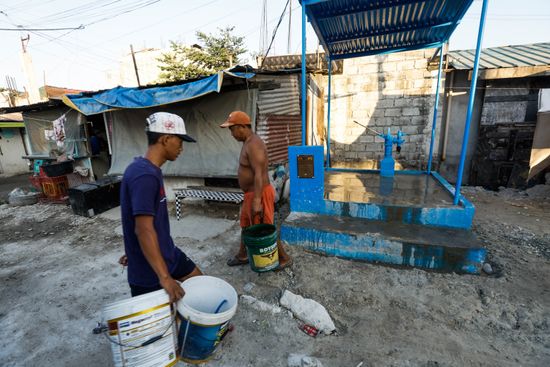 Residents Take Turns Fetching Water Pump Editorial Stock Photo - Stock ...