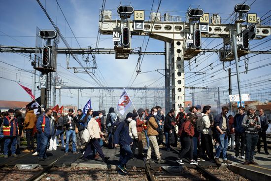 People Invade Railways Matabiau Train Station Editorial Stock Photo ...