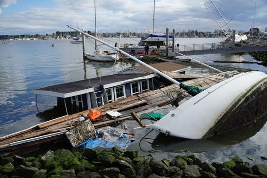 Boat Houseboat Seen Submerged Boat Houseboat Editorial Stock Photo ...