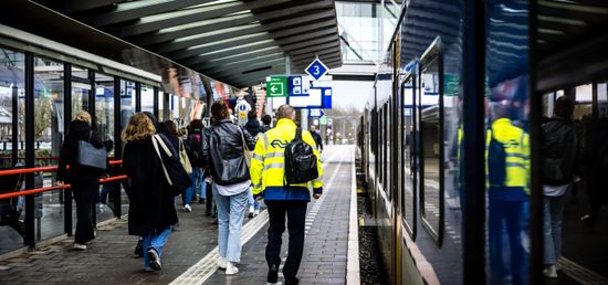 Boxtel Travelers Arrive Sprinter Boxtel Station Editorial Stock Photo ...