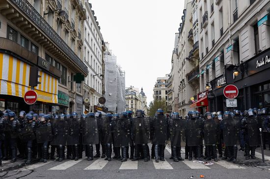 Riot Police Wait Formation Protesters Garnier Editorial Stock Photo ...