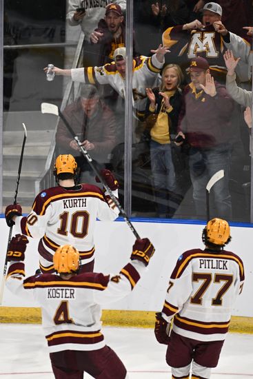 Minnesota Gophers Forward Connor Kurth 10 Editorial Stock Photo - Stock ...