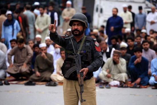 Pakistani Security Official Stands Guard Muslims Editorial Stock Photo ...