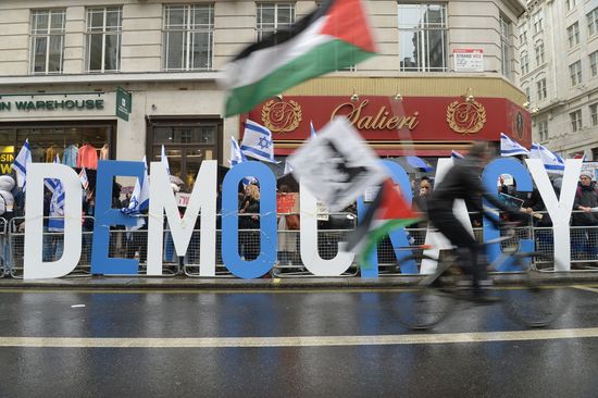 Pro Israel Palestinian Protest Greet Netanyahus Editorial Stock Photo ...