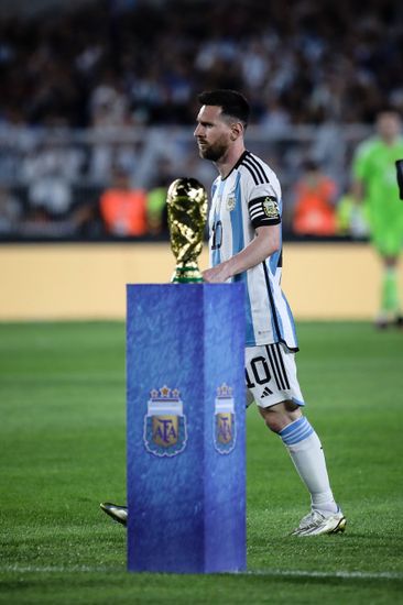 Lionel Messi Argentina World Cup Trophy Editorial Stock Photo - Stock ...