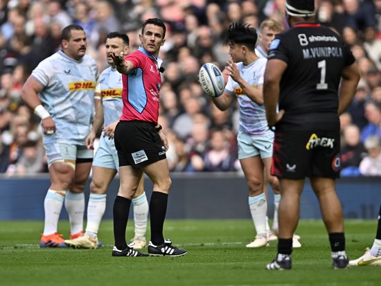 Luke Pierce Referee Points During Showdown Editorial Stock Photo ...