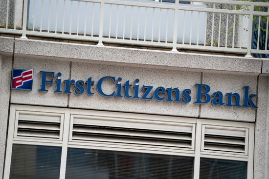 First Citizens Bank Branch Arlington Virginia Editorial Stock Photo ...
