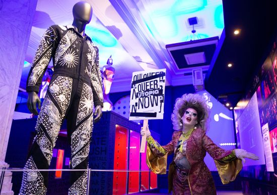 Drag Queen Dross Poses British Musician - Foto de stock de contenido ...