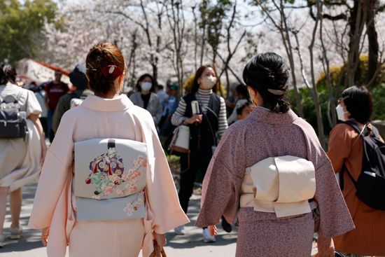 People Gather Osaka Castle Parks Nishinomaru Editorial Stock Photo ...