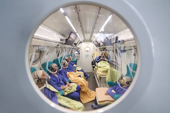 Hyperbaric Oxygen Treatment Unit Utoh Hyperbaric Editorial Stock Photo ...