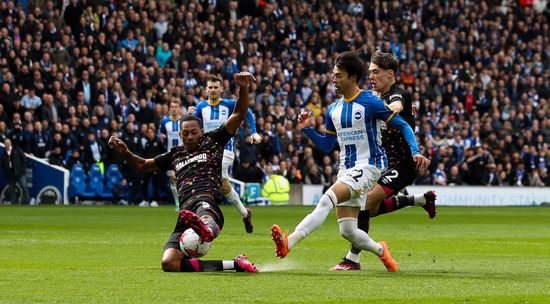 Ethan Pinnock Brentford Blocks Kaoru Mitoma Editorial Stock Photo ...