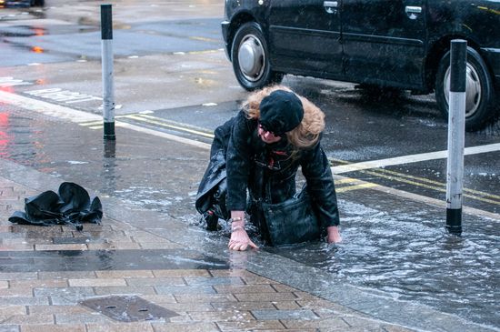 Woman Falls Puddle Oxford Circus Has Editorial Stock Photo - Stock ...