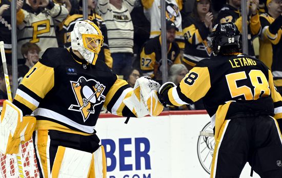 Pittsburgh Penguins Defenseman Kris Letang 58 Editorial Stock Photo ...