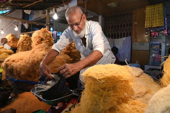 Seller Measuring Weight Simui Food Item Editorial Stock Photo - Stock ...