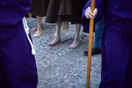 Closeup Barefoot Chained Feet Disciplinarian Disciplinantes Editorial ...