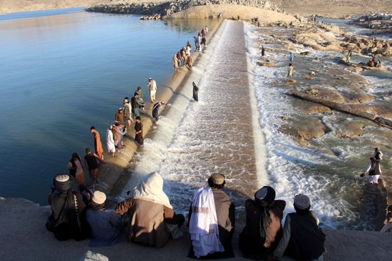 People Visit Dahla Dam Kandahar Afghanistan Editorial Stock Photo ...