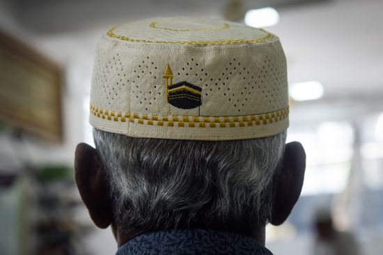 Islamic Devotes Wearing Taqiyah Topi There Editorial Stock Photo ...