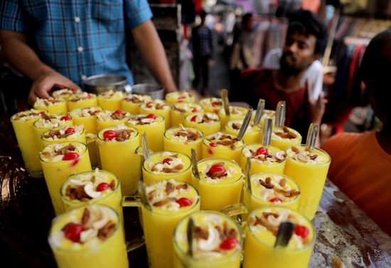 Indian Street Vendor Sells Mango Sarbat Editorial Stock Photo - Stock ...