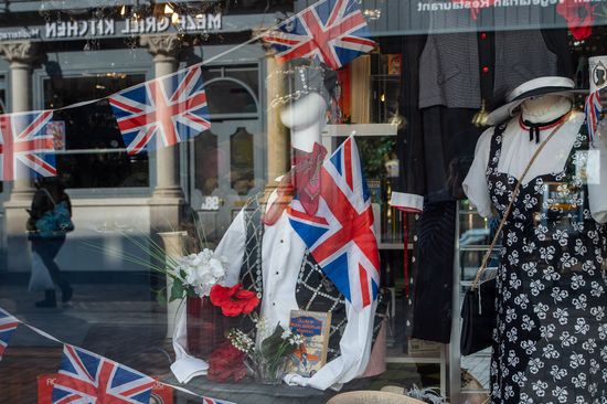 Vintage Window Display Thames Hospice Shop Editorial Stock Photo ...