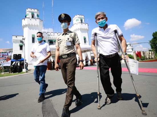 Newly Released Filipino Inmates Make Their Editorial Stock Photo ...