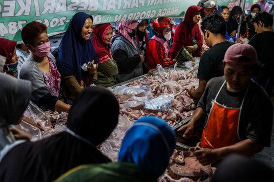Vendors Prepare Chicken Customer Traditional Market Editorial Stock ...