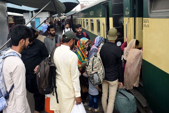 Passengers Get On Train Railway Station Editorial Stock Photo - Stock ...