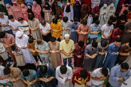 Filipino Muslims Pray Street Outside Golden Editorial Stock Photo ...
