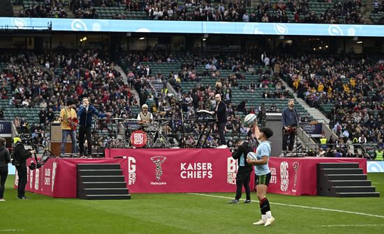 Kaiser Chiefs Perform Rugby Players Warm Editorial Stock Photo - Stock ...