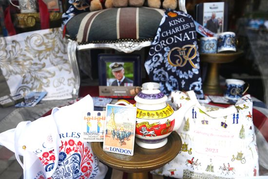 Royal Themed Souvenirs Paraphernalia Store Windsor Editorial Stock ...