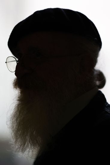 Syrian Calligrapher Mouneer Al Shaarani Poses Editorial Stock Photo ...