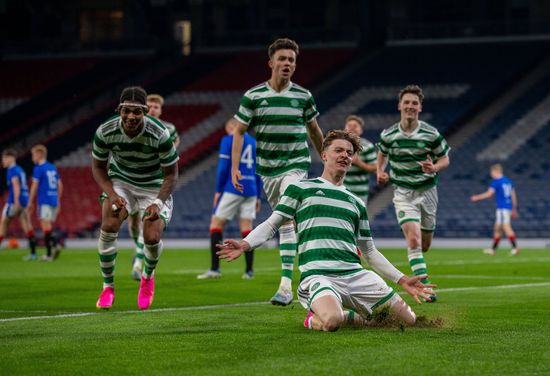 Lewis Dobbie Celtic Knee Slides Celebration Editorial Stock Photo ...
