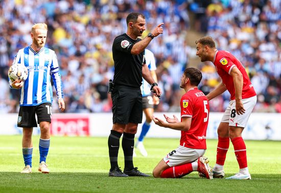 Liam Kitching Barnsley Herbie Kane Barnsley Editorial Stock Photo ...