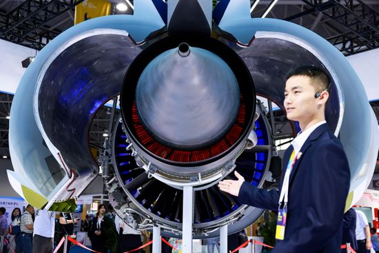 Exhibitor Introduces Cj1000a Civil Turbofan Engine Editorial Stock ...