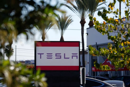 Tesla Signage Seen Outside Showroom Burbank Editorial Stock Photo ...