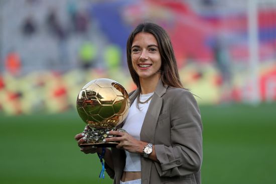 Aitana Bonmati Offering Ballon Dor Fans Editorial Stock Photo - Stock ...