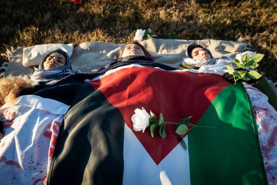 3 People Participate Diein Washington Monument Editorial Stock Photo ...