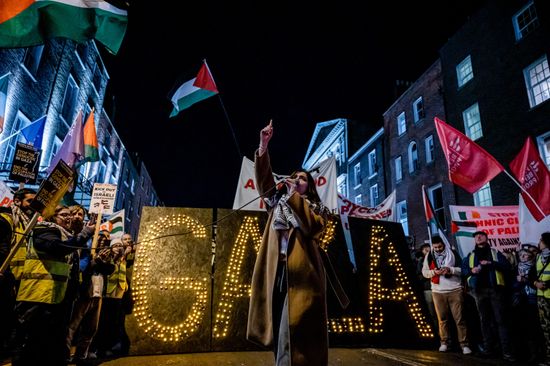 Protester Chants Propalestinian Slogans Into Microphone Editorial Stock ...