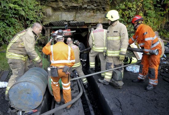 Emergency Services Tareni Gleision Colliery Editorial Stock Photo ...