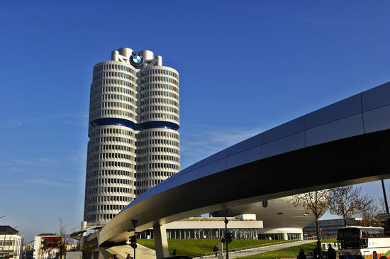 Bmw Headquarters Cylindric Building Bridge Bmw Editorial Stock Photo ...