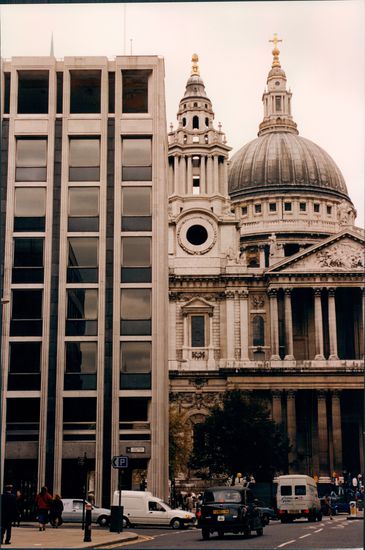 Juxon House Adjacent St Pauls Cathedral Editorial Stock Photo - Stock ...