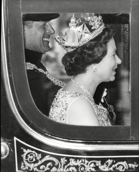 Queen Elizabeth Ii Coach On Way Editorial Stock Photo - Stock Image ...