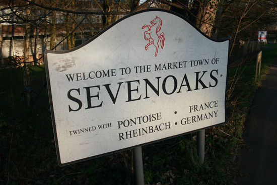 Welcome Sevenoaks Sign Sevenoaks Kent Britain Editorial Stock Photo ...