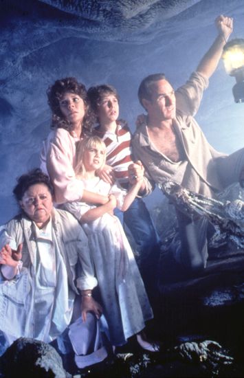 Poltergeist Ii Zelda Rubenstein Jobeth Williams Editorial Stock Photo ...