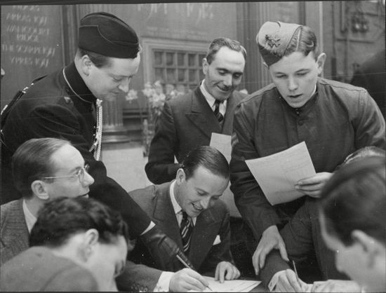 Frank Lawton Filling Army Enlistment Papers Editorial Stock Photo ...